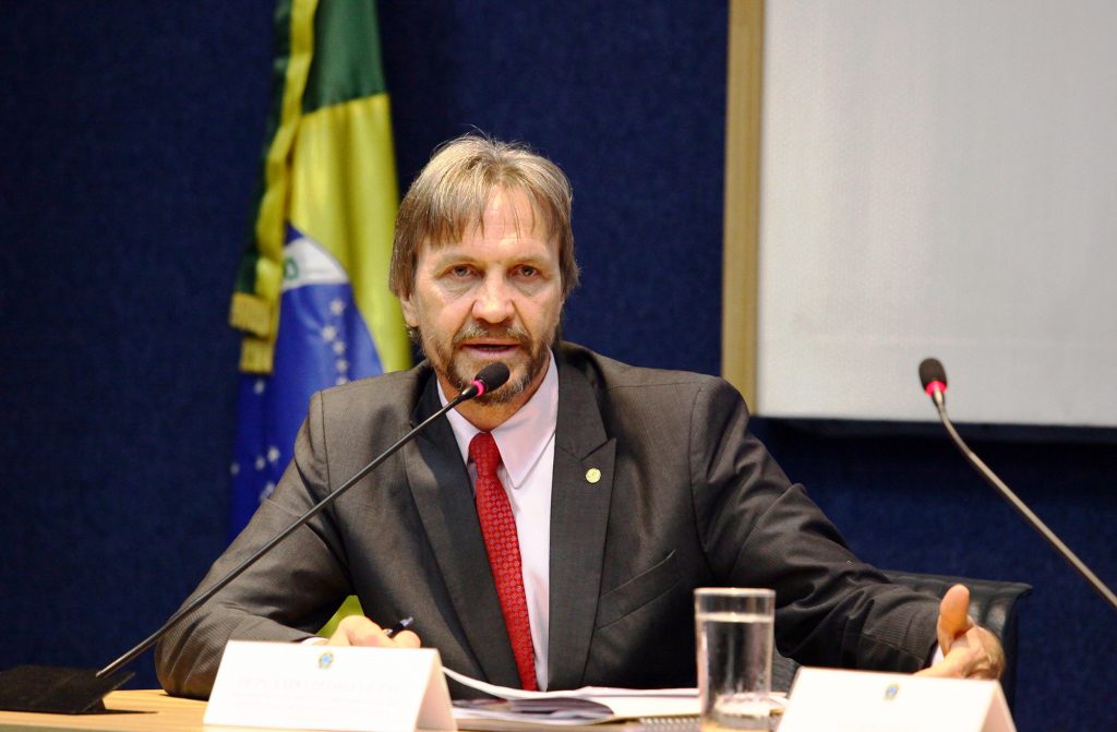 Deputado Pedro Uczai cobra explicações de ministro Geddel Vieira Lima ... Deputado Pedro Uczai cobra explicações de ministro Geddel Vieira Lima ...