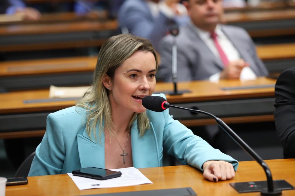 Deputada eleita por SC se une à luta contra a CENSURA – Blog do Prisco